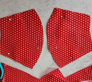DIY Face Mask with Center Seam – Handmade Gift Idea - My Pinterventures